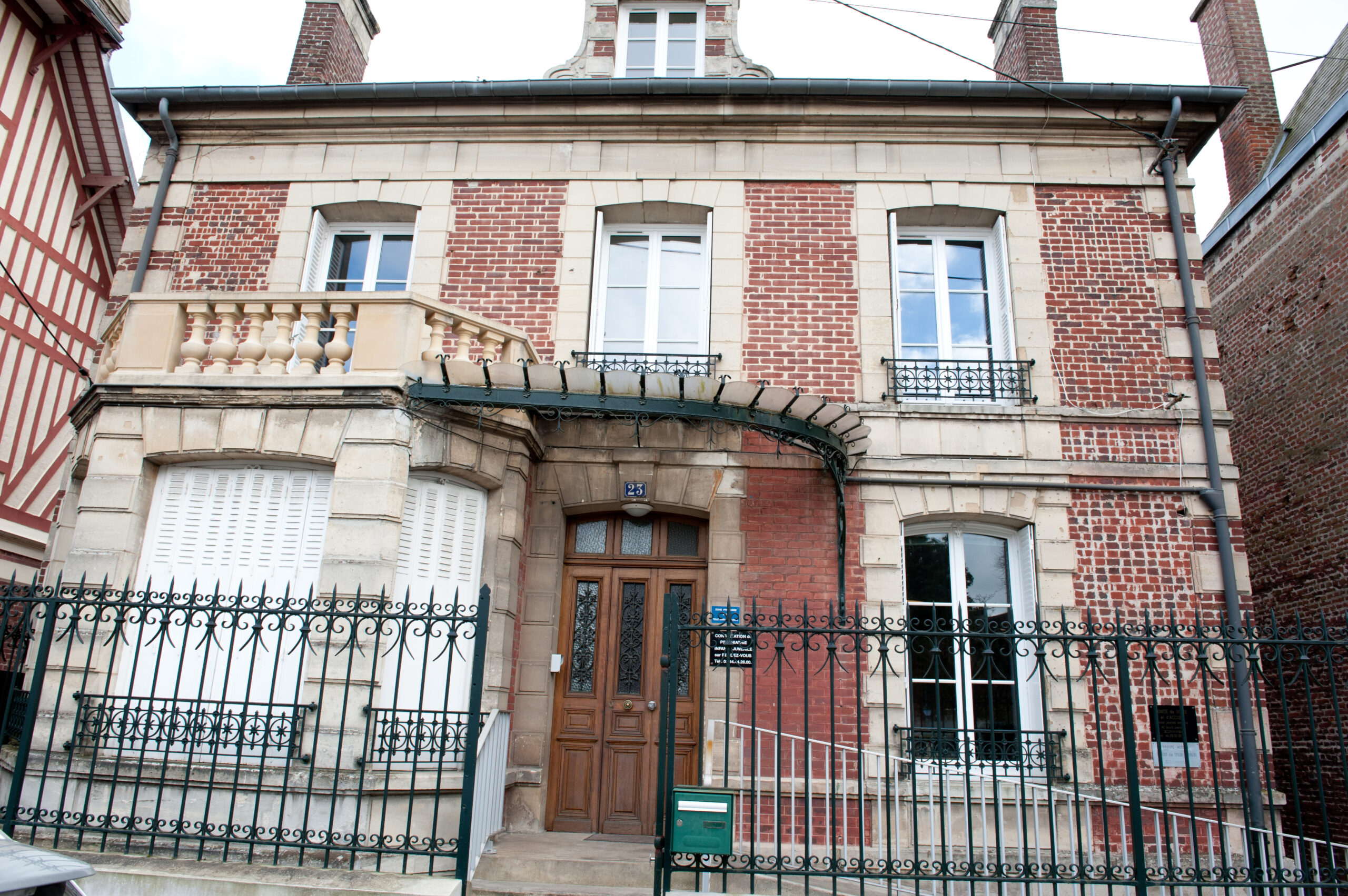 Centre d’Accueil Thérapeutique à Temps Partiel Enfants (CATTP) et Unité ...